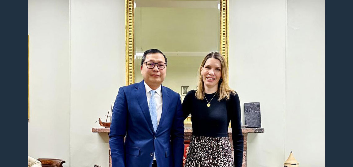 His Excellency Lay Samkol paid a farewell call on Mr Matthew Findlay ...